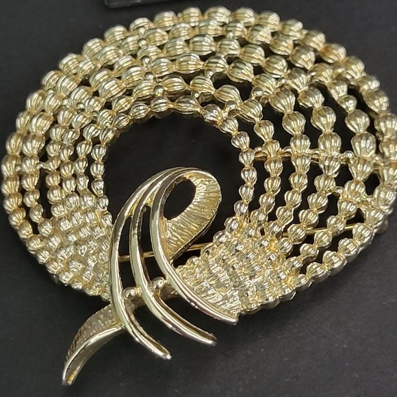 Emmons | Jewelry | Emmons Gold Tone Apple Shaped Brooch Pin Linked ...